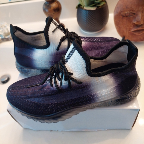 Wanted | Shoes | Nwot Wanted Boys Sneakers Size 4 Youth Black And White ...